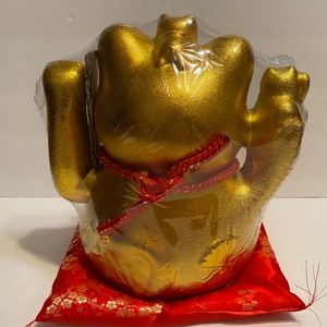 Accents | Feng Shui Gold Lucky Money Cat With Babies Maneki Neko ...
